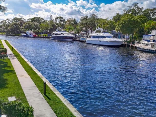 Luxury apartment complex for rent in Fort Lauderdale, United States