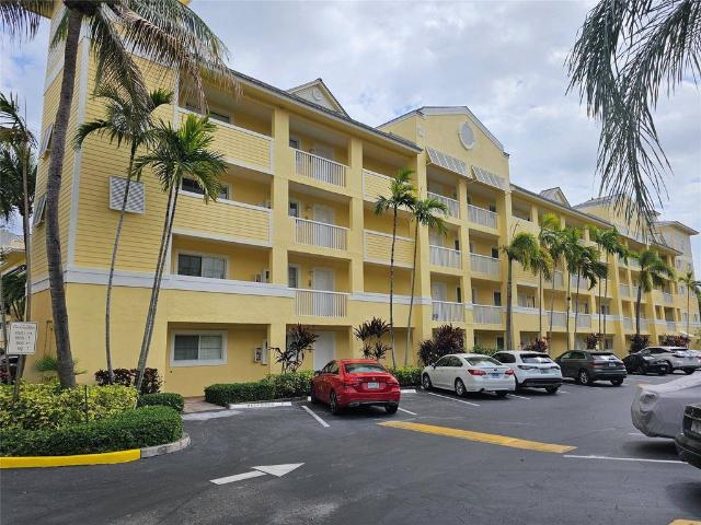 Luxury apartment complex for rent in Fort Lauderdale, United States