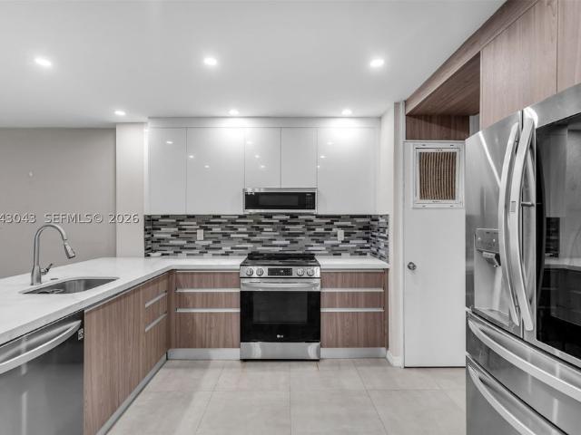 Luxury apartment complex for rent in Fort Lauderdale, United States