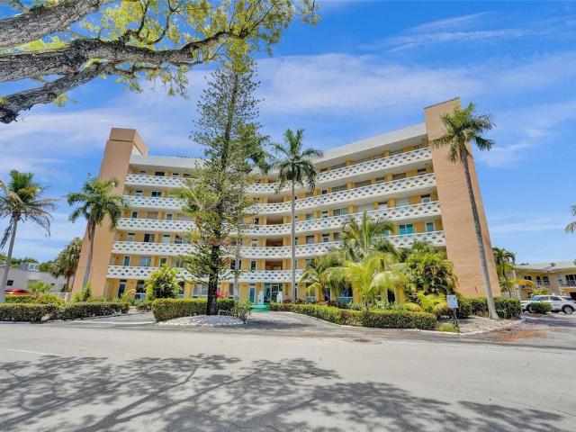 Luxury apartment complex for rent in Fort Lauderdale, United States