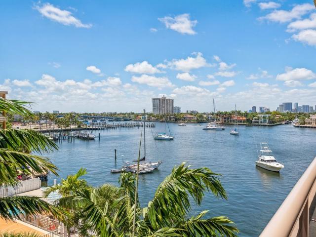 Luxury apartment complex for rent in Fort Lauderdale, United States