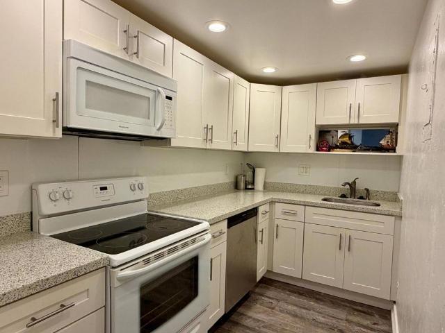 Luxury apartment complex for rent in Fort Lauderdale, United States
