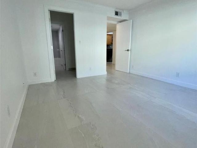 Luxury apartment complex for rent in Fort Lauderdale, United States