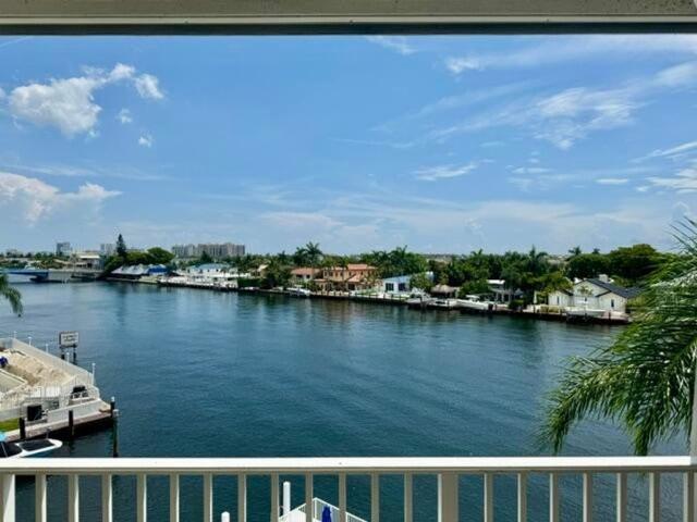 Luxury apartment complex for rent in Fort Lauderdale, United States