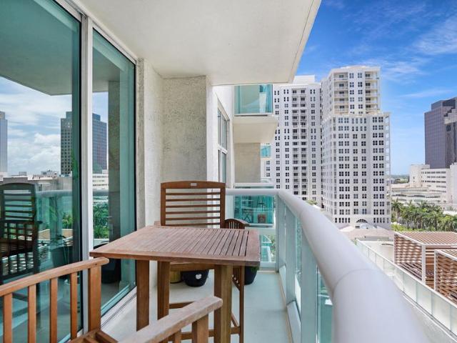 Luxury apartment complex for rent in Fort Lauderdale, United States