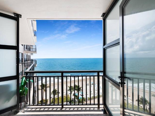 Luxury apartment complex for rent in Fort Lauderdale, United States