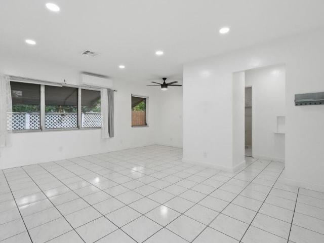 Luxury apartment complex for rent in Fort Lauderdale, United States