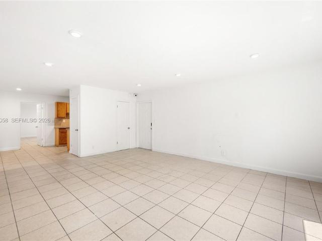 Luxury apartment complex for rent in Fort Lauderdale, United States