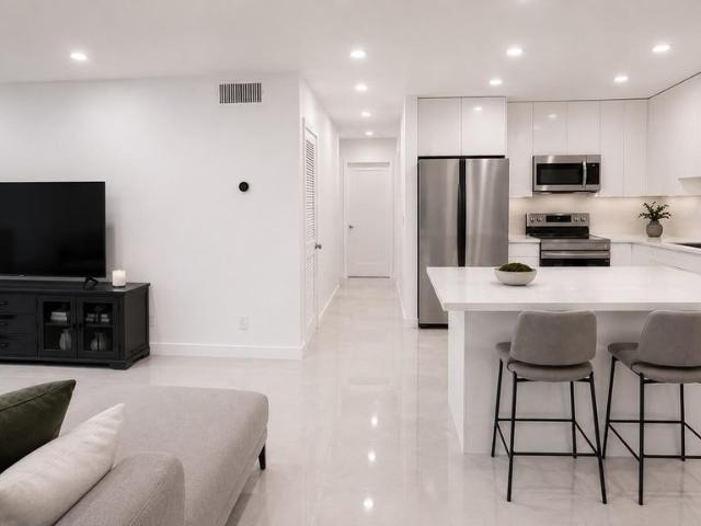 Luxury apartment complex for rent in Fort Lauderdale, United States