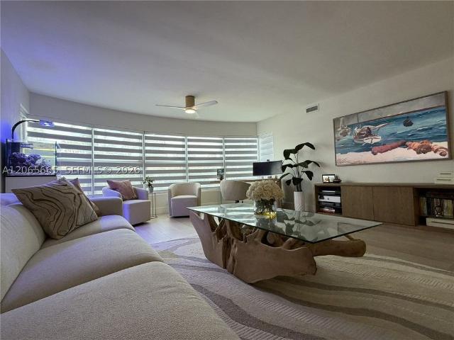Luxury apartment complex for rent in Fort Lauderdale, United States