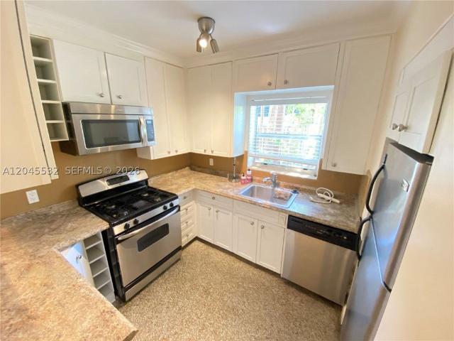 Luxury apartment complex for rent in Fort Lauderdale, United States
