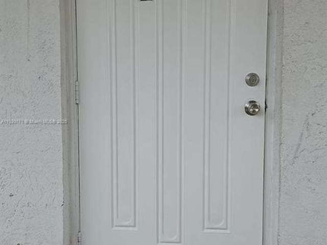 Luxury apartment complex for rent in Fort Lauderdale, United States