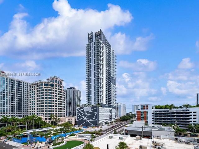 Luxury apartment complex for rent in Fort Lauderdale, Florida