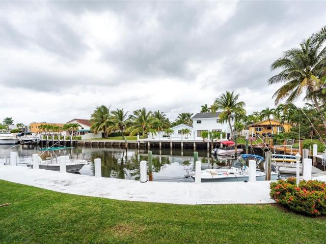 Luxury apartment complex for rent in Fort Lauderdale, United States