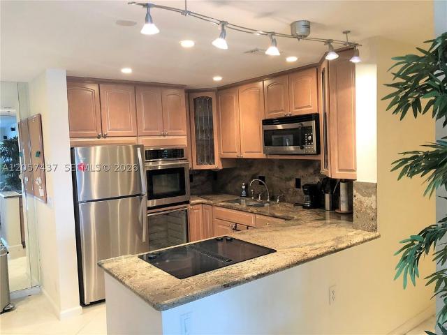 Luxury apartment complex for rent in Fort Lauderdale, United States