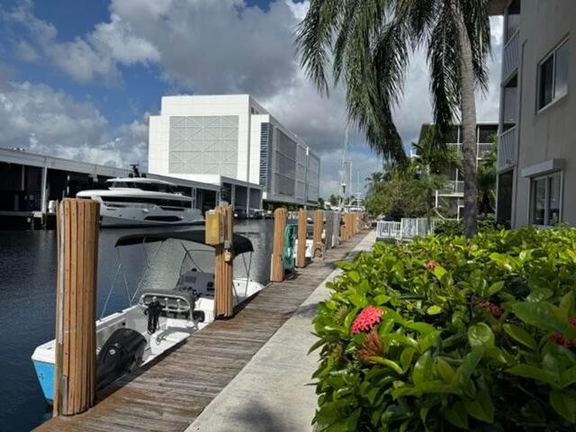 Luxury apartment complex for rent in Fort Lauderdale, United States