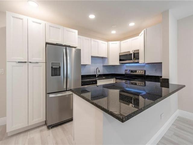 Luxury apartment complex for rent in Fort Lauderdale, United States