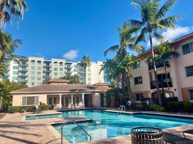 Luxury apartment complex for rent in Fort Lauderdale, United States