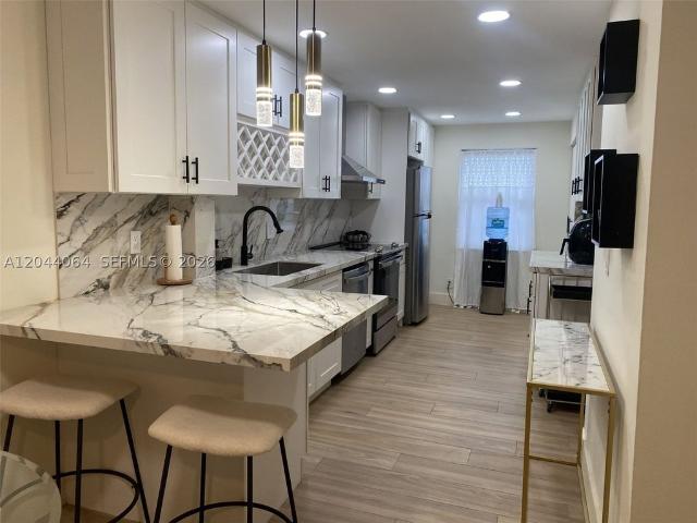 Luxury apartment complex for rent in Fort Lauderdale, United States