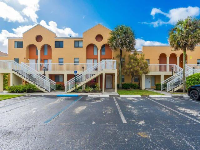Luxury apartment complex for rent in Fort Lauderdale, United States