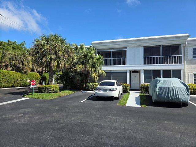 Luxury apartment complex for rent in Fort Lauderdale, United States