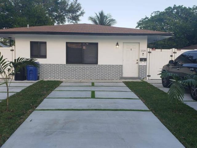 Luxury apartment complex for rent in Fort Lauderdale, United States