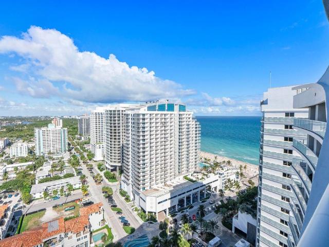 Luxury apartment complex for rent in Fort Lauderdale, United States