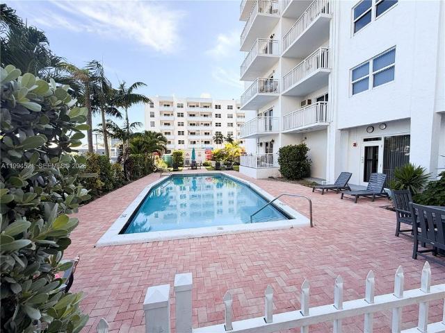 Luxury apartment complex for rent in Fort Lauderdale, United States