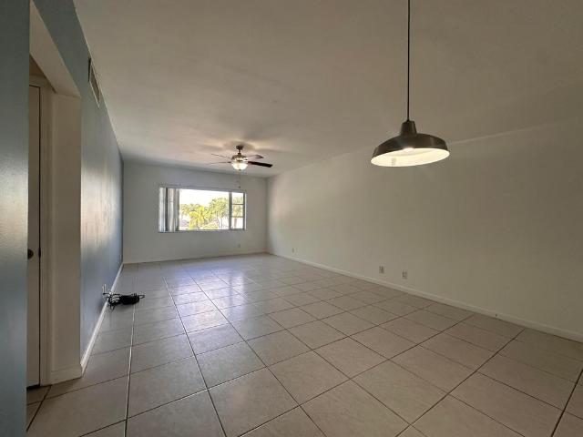 Luxury apartment complex for rent in Fort Lauderdale, United States