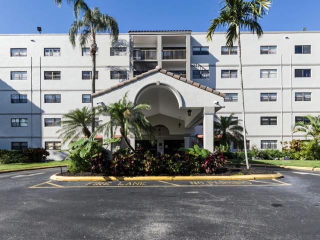 Luxury apartment complex for rent in Fort Lauderdale, United States
