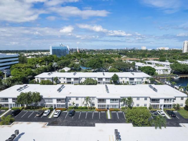 Luxury apartment complex for rent in Fort Lauderdale, United States