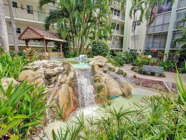 Luxury apartment complex for rent in Fort Lauderdale, United States
