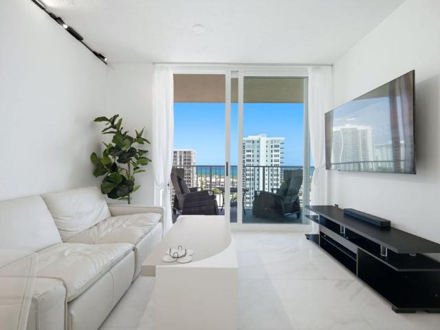 Luxury apartment complex for rent in Fort Lauderdale, United States