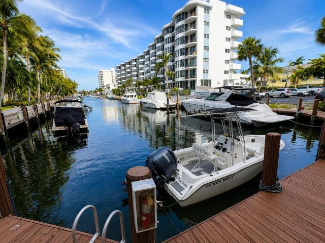 Luxury apartment complex for rent in Fort Lauderdale, United States