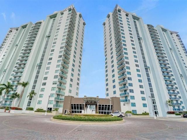 Luxury apartment complex for rent in Sunrise, Florida