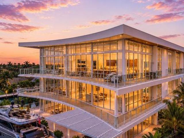 Luxury apartment complex for rent in Fort Lauderdale, United States