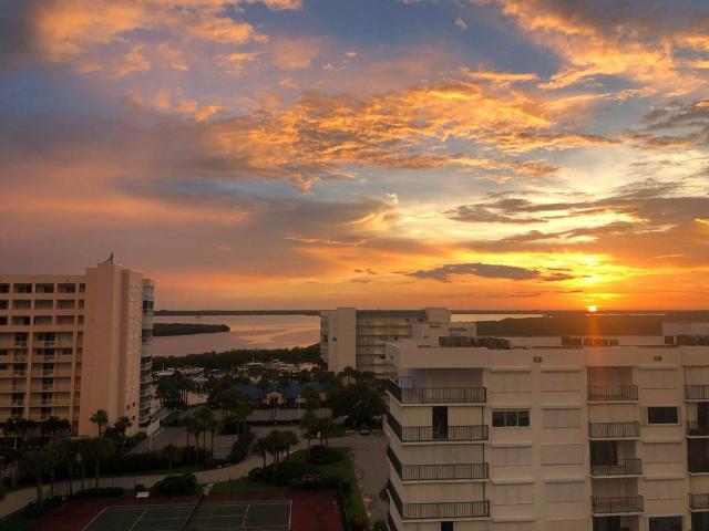 Luxury apartment complex for rent in Fort Pierce, Florida