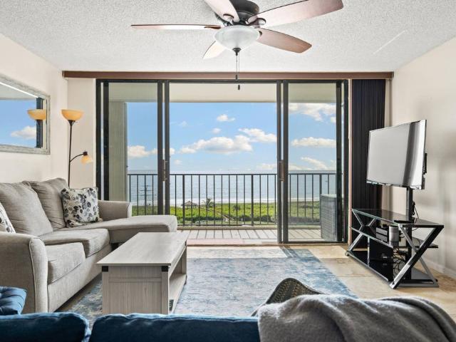 Luxury apartment complex for rent in Fort Pierce, Florida