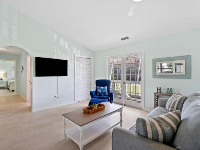 Luxury apartment complex for rent in Fort Pierce, United States