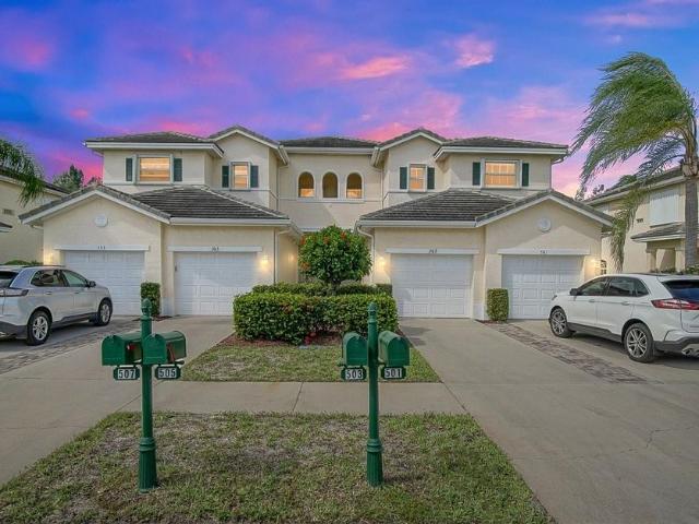 Luxury apartment complex for rent in Fort Pierce, Florida