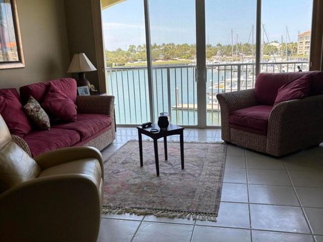 Luxury apartment complex for rent in Fort Pierce, Florida