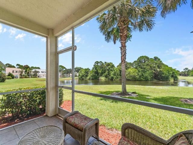 Luxury apartment complex for rent in Fort Pierce, Florida