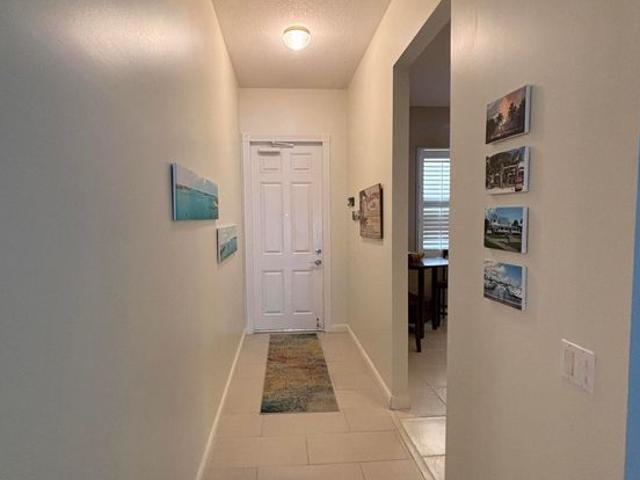 Luxury apartment complex for rent in Fort Pierce, United States