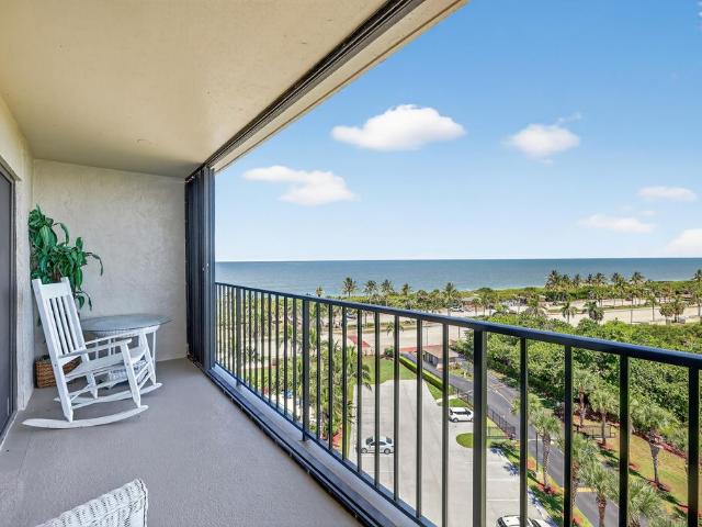 Luxury apartment complex for rent in Fort Pierce, United States