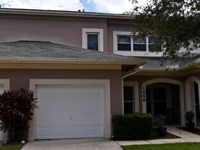Luxury apartment complex for rent in Fort Pierce, United States
