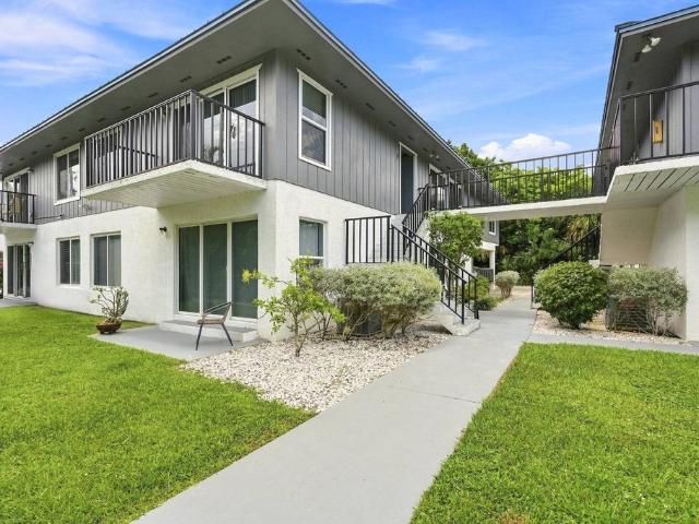 Luxury apartment complex for rent in Fort Pierce, United States