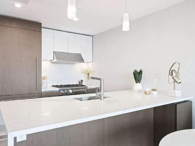 Luxury apartment complex for rent in Flushing, New York
