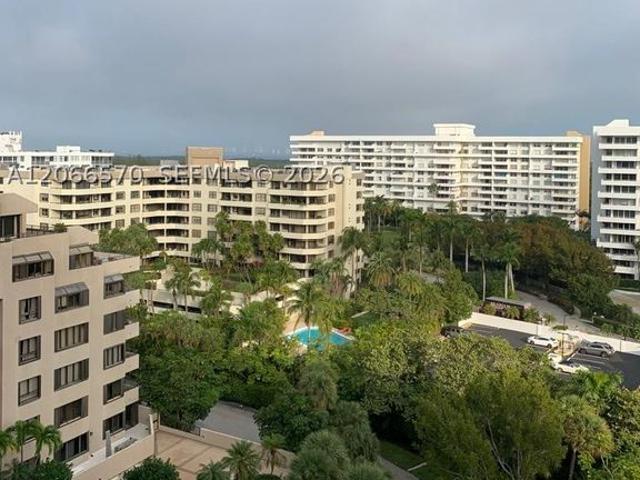 Luxury apartment complex for rent in Key Biscayne, Florida