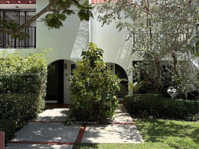 Luxury apartment complex for rent in Key Biscayne, Florida