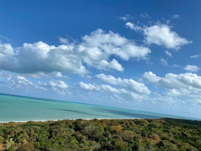 Luxury apartment complex for rent in Key Biscayne, Florida